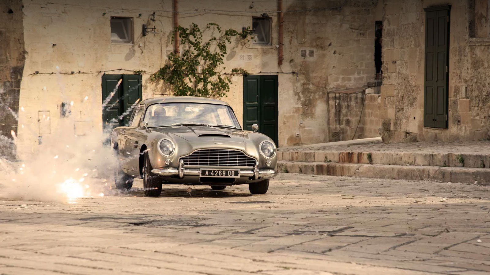 No Time To Drive: The Top 10 Cars of Daniel Craig’s Bond adventures ...